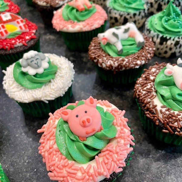 FARM ANIMALS BARNYARD Assortment - 12 or 24 Pieces Cupcake / Cake ...