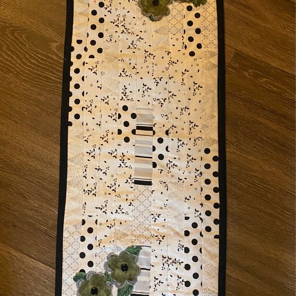 Blossoms Table Runner Pattern - Etsy