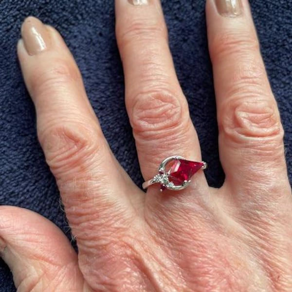 Kite Cut Red Ruby Ring Vintage Cluster Diamond Ring Yellow Gold East to ...