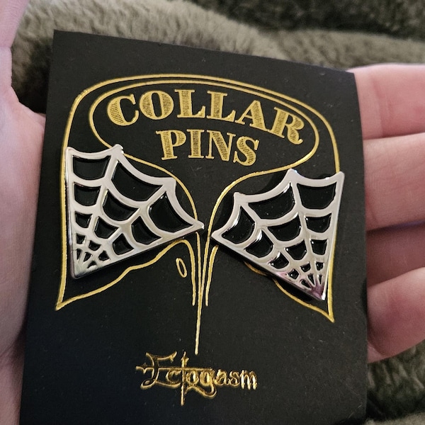 Spiderweb Convertible Clasp Handbag in Black - Spooky Halloween Fashion ...