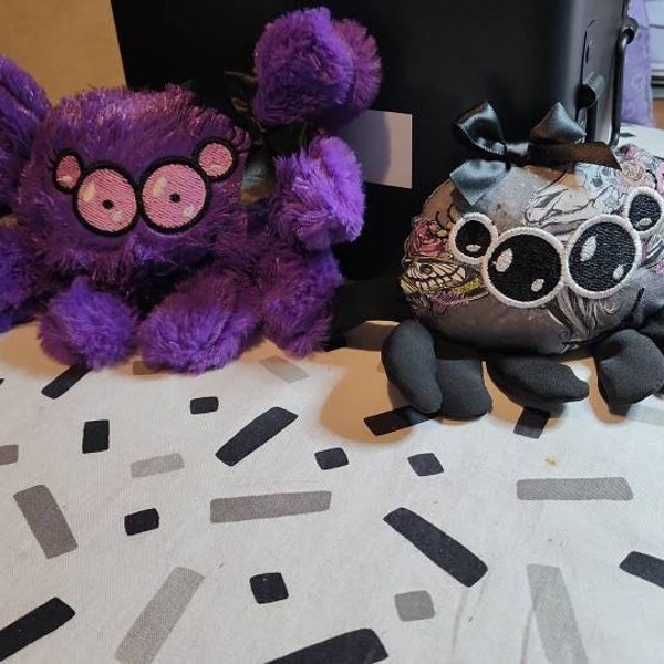Spencer Spider Stuffie in the Hoop Machine Embroidery Design - Etsy