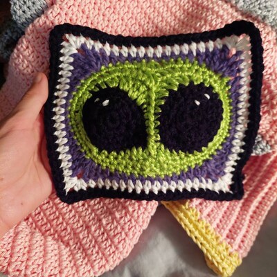 Alien Head Granny Square - Etsy