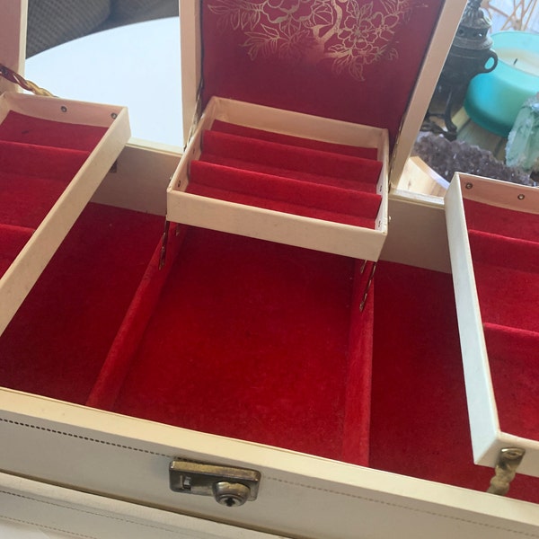 Avon Mrs. Albee First Lady Perfume 1973 USA American Belle Award Goebel ...