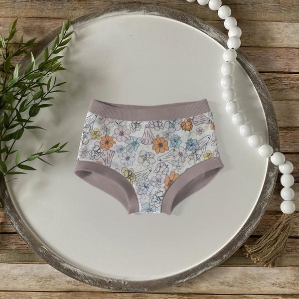 Clothing Rack Realistic Mockup, Hanging Clothes Display Mockup, Lowland ...