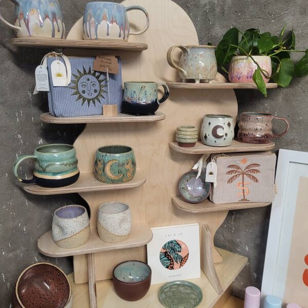 Asymmetrical Wavy Collapsible Stand, Retail Display, Market Display ...