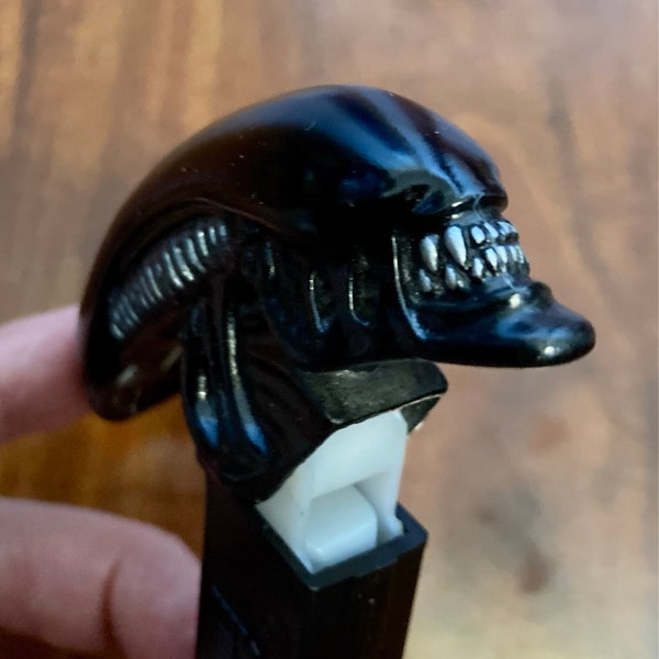 Custom Functional Black Alien Xenomorph Warrior Drone Pez Dispenser ...