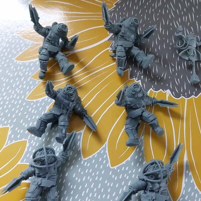 The Big Guy Secret Service sculpted by Vermillion Miniatures - Etsy