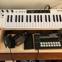Native Instruments Maschine Stand // Desktop Rack for Maschine Plus or ...