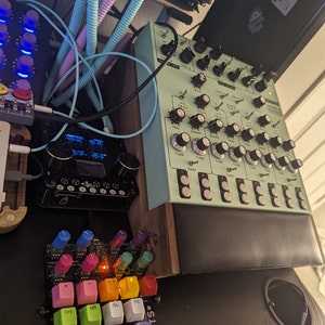 2-tier Desktop Pedalboard for Synthesizer and Effect Pedal / - Etsy