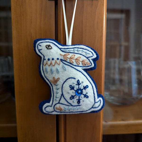 Felt Winter Hares Embroidery Pattern, Moongazing Hare Ornaments, Wool ...