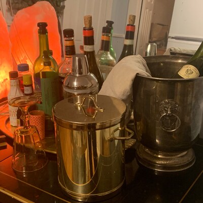 MOET & CHANDON Gold Colored Fizz Stopper Bottle Stopper - Etsy