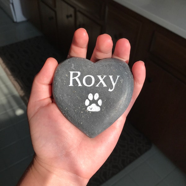 Pet Memorial Stone in Gray & White, Engraved Heart Rock With Your Pets ...