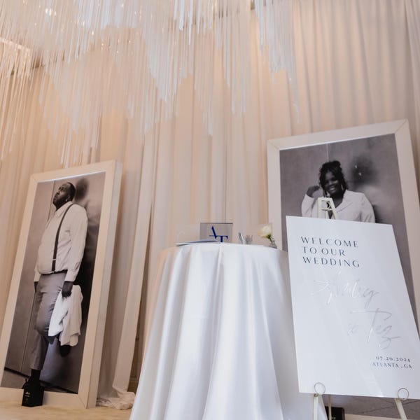 White Acrylic Wedding Sign With 3D Gold Mirror Names - Wedding Welcome ...