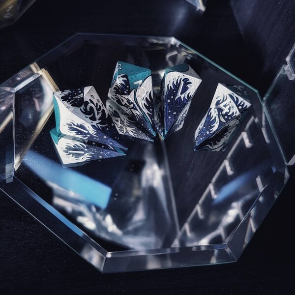 Great Wave Single Crystal D4 - Hand Painted Dice, Handmade Dice ...