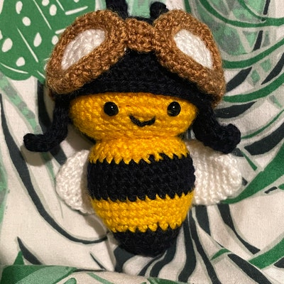 James the Bee CROCHET PDF PATTERN english - Etsy