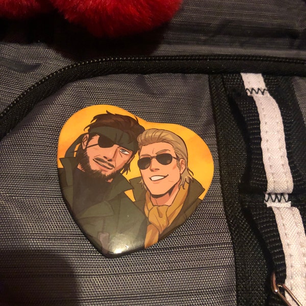Metal Gear Solid Heart Buttons - Snotacon / Bbkaz - Etsy