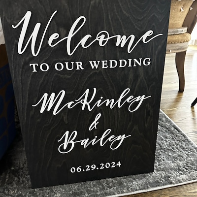 Round Wedding Welcome Sign, Custom Wedding Name Circle Sign, Ceremony ...