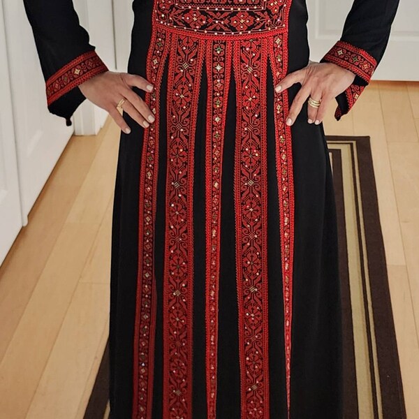 Tmen Thobe Gumbaz Kumbaz Palestinian Dabke Zaffa Wedding Dance With ...