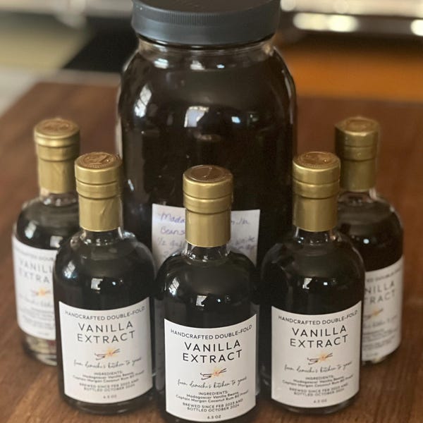 Handmade With Love Tags / Wedding Favor Tags White / Kraft Round ...