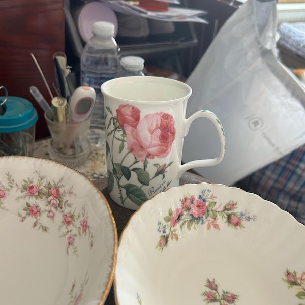 Selection of Japan Tokusei Hand-painted Tea Service, Geisha Teacup, Pre ...
