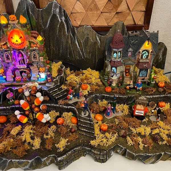 360-degree Centerpiece Display Platform (houses NOT Included) for Dept ...