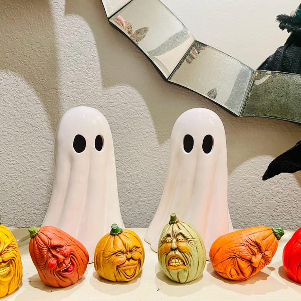 Creepy Hee Hee Ghost Looking up Standing on Skulls Figurine Halloween ...