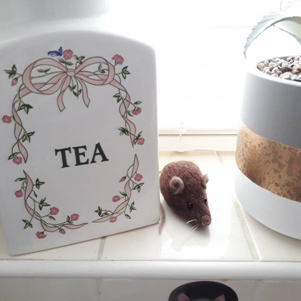 Needle Felted Life Size Mouse, Brown Mouse, Mouse Statue, Fibre Art ...