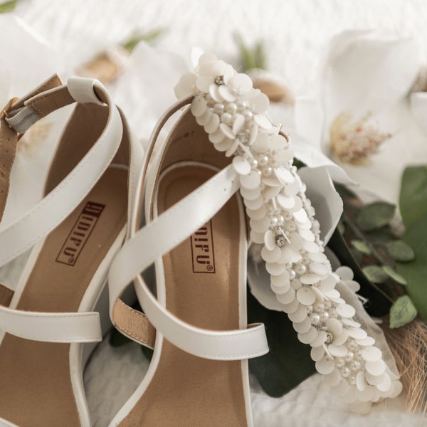 Bridal Garter Set - Elegant Pearl Wedding Garter and Toss Garter ...