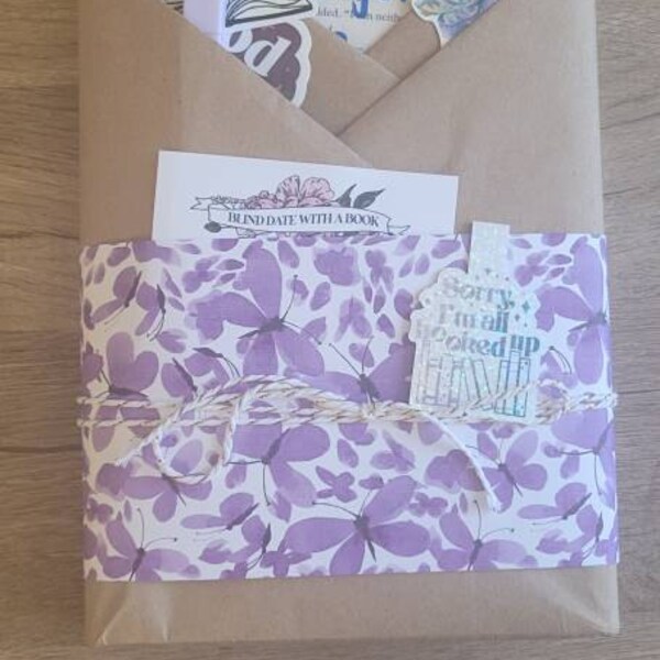 Blind Date With a Book- W/ Stickers, Magnetic Bookmark, Bookmark Log ...