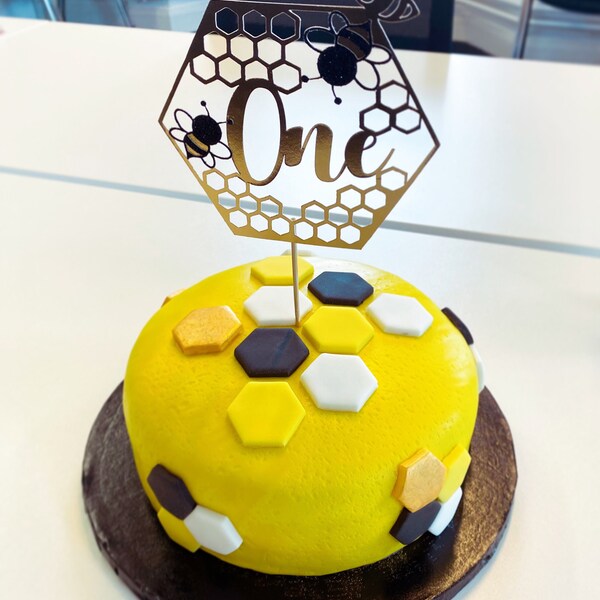 Bee Personalised Honeycomb Gold Cake Topper - One - Gold and Black ...