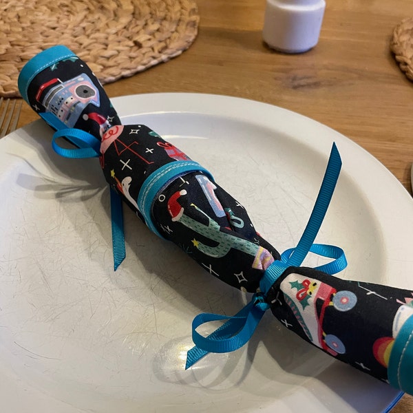 Green & Gold Holly Fabric Reusable Crackers Set of 2 Refillable ...