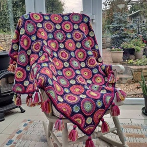 Magic Circles Scarf Pattern by Jane Crowfoot - Etsy