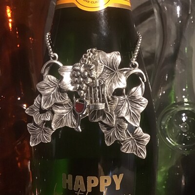 Baker Pastry Chef Kilt Safety Pin Jewelry Baking Charms: Bundt Cake Pan ...