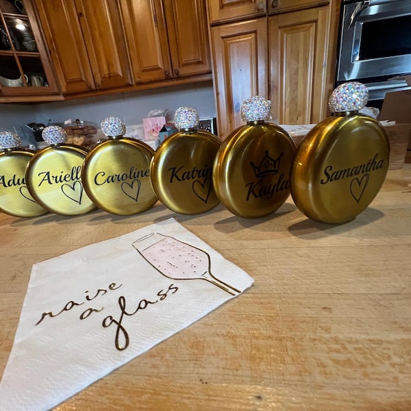 Personalized Engraved Name Flask , Round Flasks ,flask for Bachelorette ...