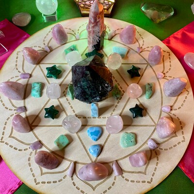 Heart Chakra Crystal Grid Altar Decoration - Etsy