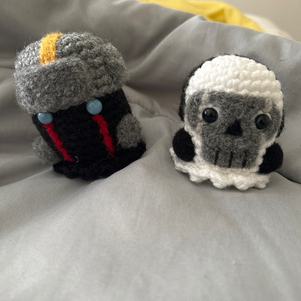 Smol König~ (made to Order) - Etsy