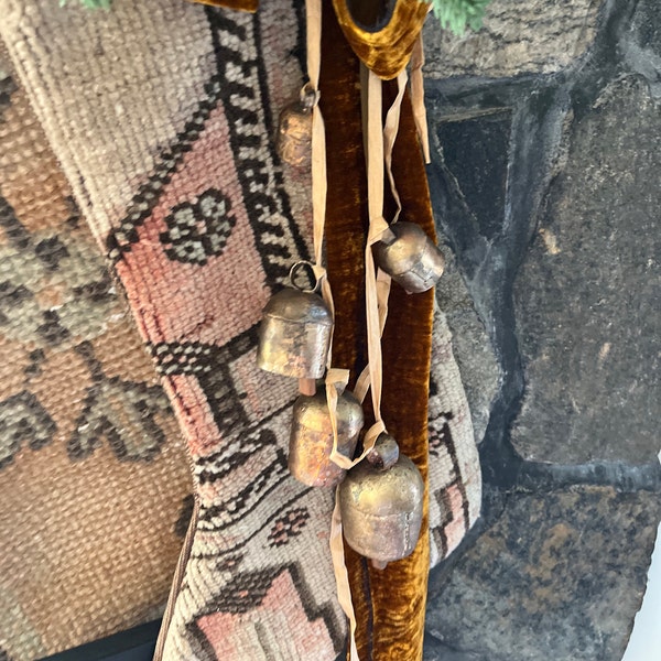 RUSTIC FARMHOUSE BELLS - 5 Rough Hewn Gold Bells W/ Wooden Clappers in ...