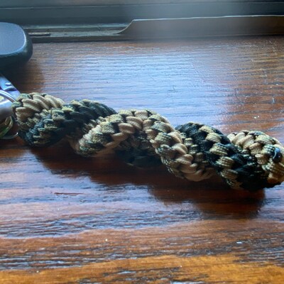 6-string Rasta Style Spiral Paracord Keychain Rasta Gifts Rasta ...