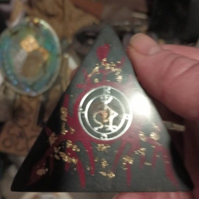 Shadow Altar Table - Etsy