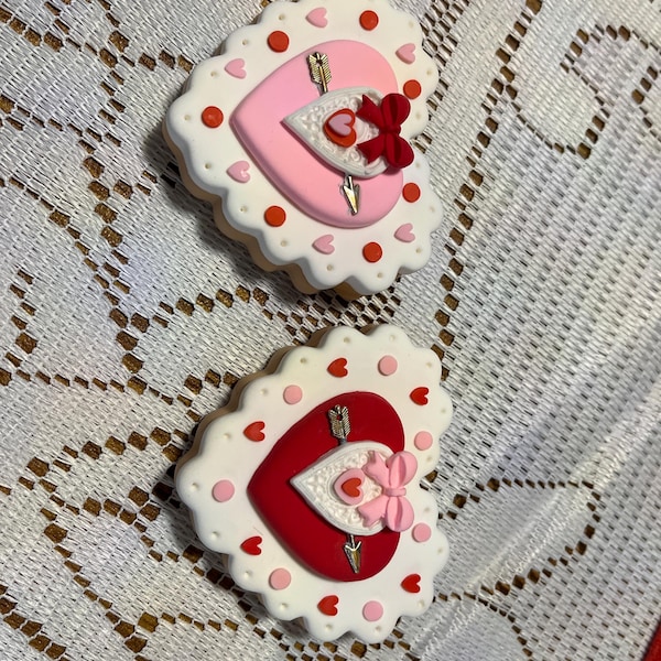 Fake Conversation Hearts Cupcake | Fake Valentine’s Day Cupcake | Fake ...