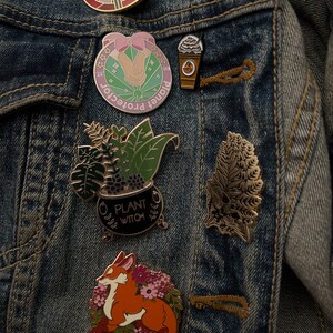 FF7 Badges Enamel Pins - Etsy