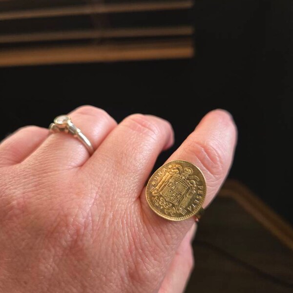 Spain Una Peseta Coin Ring Coat of Arms Yoke Arrows Spanish Coin ...