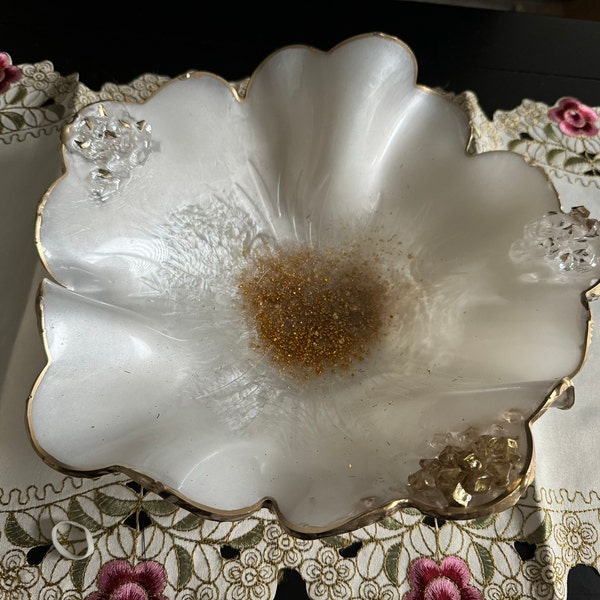Elegant Handmade Decorative Resin Bowl, Unique Centerpiece, Resin Fruit ...