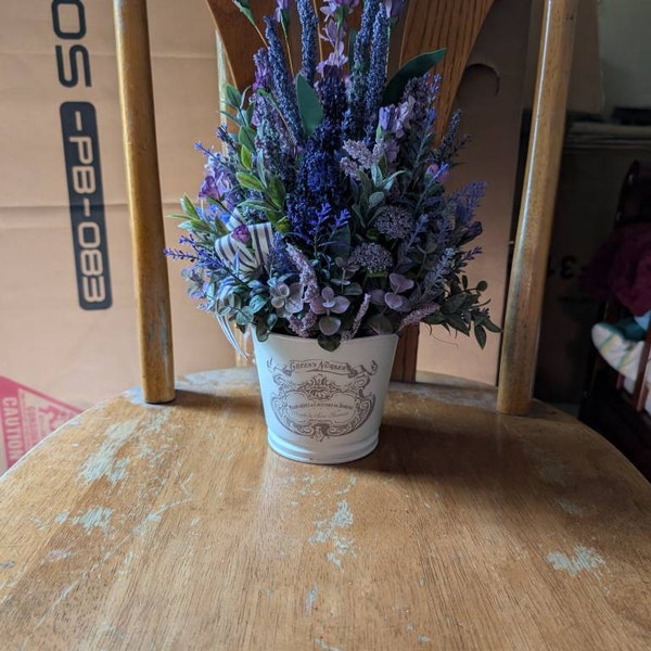 Primitive Fall Arrangement in Tin Flour Sifter Farmhouse Arrangement ...