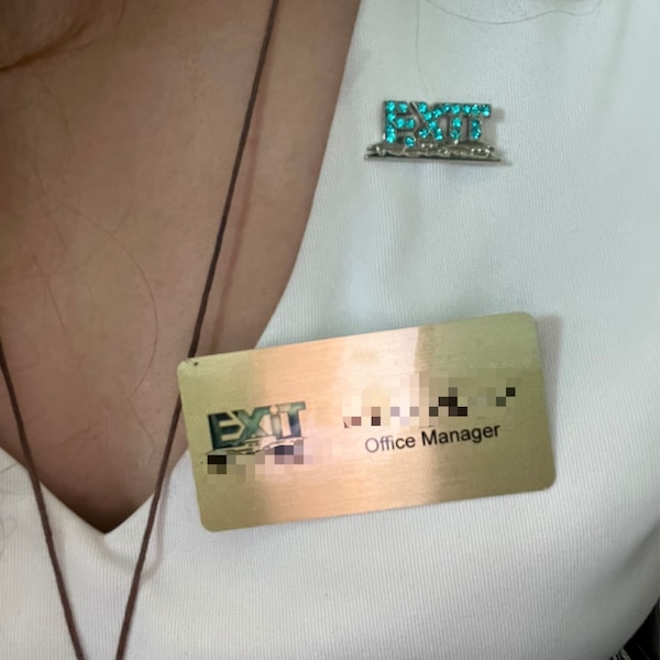 Metal Wearable Magnetic Name Tags for Business or Work - Brushed Gold ...