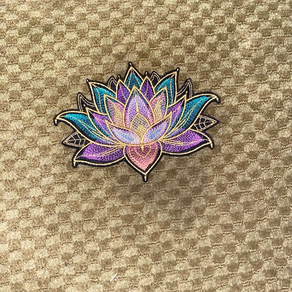 Embroidered Lotus Flower Patch / Iron on Lotus Patch / Sew on Lotus ...