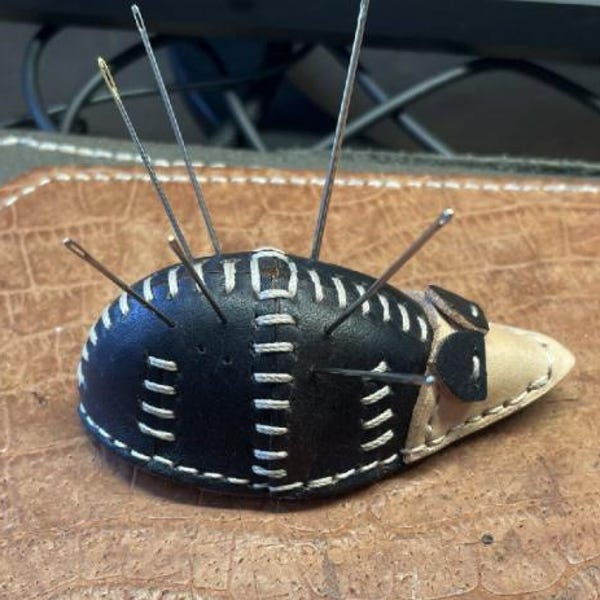 PDF & DXF Leather Hedgehog - Leather Pincushion Pattern - Penholder ...