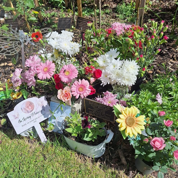 Personalised Picture in Loving Memory Floral/dove Memorial Spike Stake ...