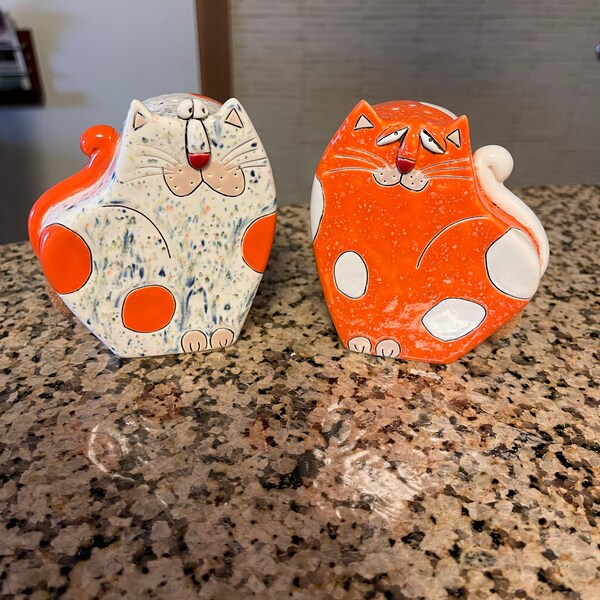 Handbuilt Table Top Clock in a Shape of a Cat, White Cat With Orange ...