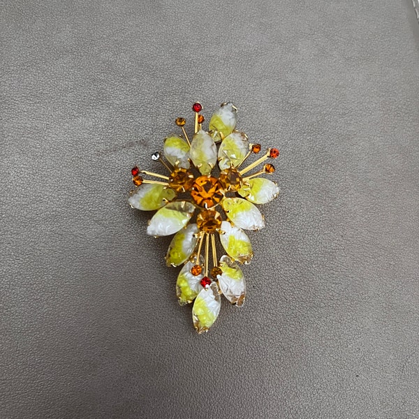 Vintage Saravel Yellow Green Enameled Gold Tone Flower Brooch Pin in ...